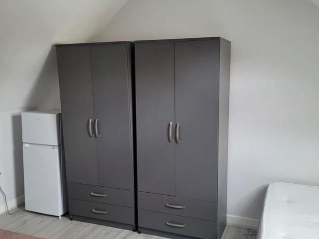1 bedroom in a house share to rent