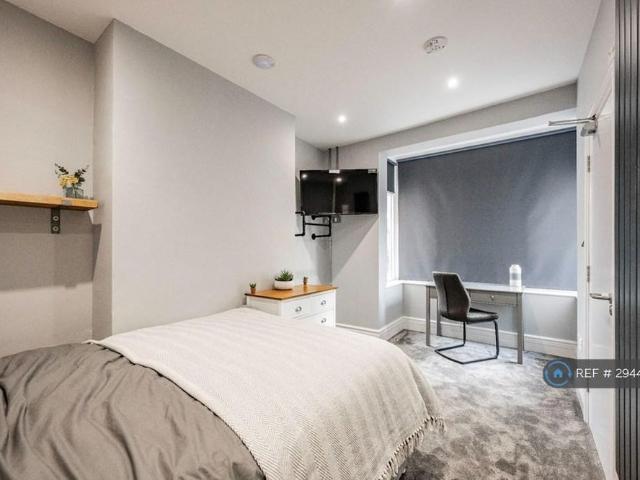 1 bedroom in a house share to rent