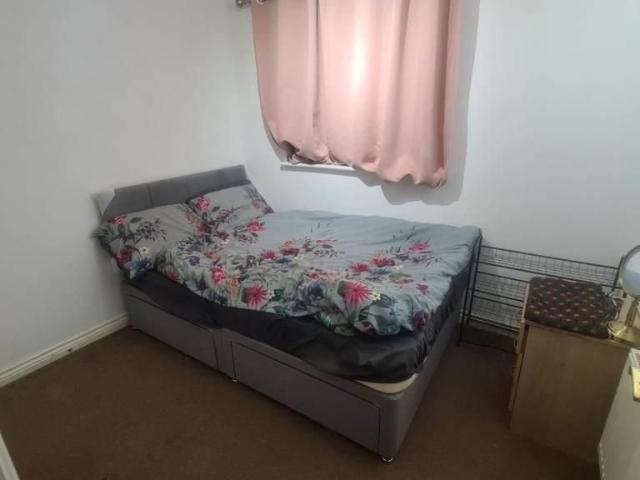 1 bedroom in a house share to rent