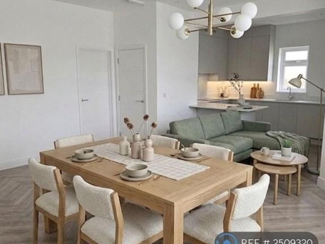 1 bedroom in a house share to rent