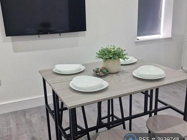 1 bedroom in a house share to rent