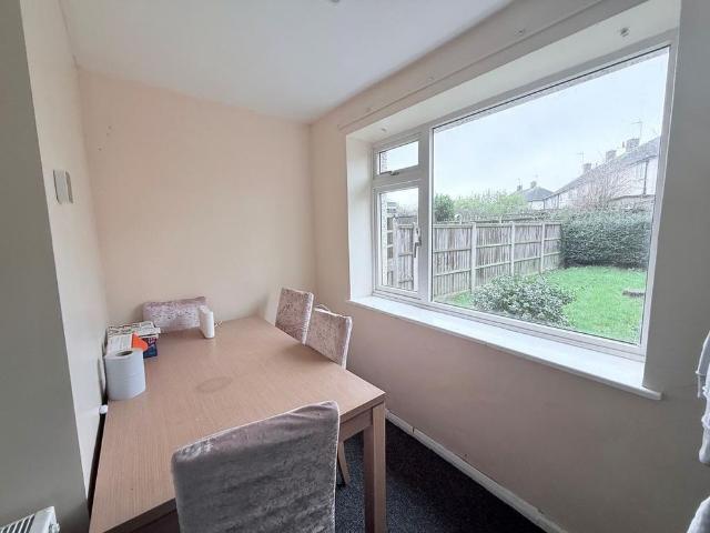 1 bedroom in a house share to rent