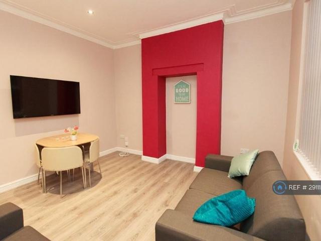 1 bedroom in a house share to rent