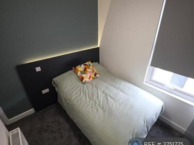 1 bedroom in a house share to rent