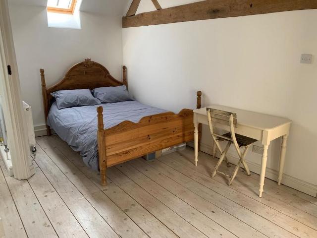 1 bedroom in a house share to rent