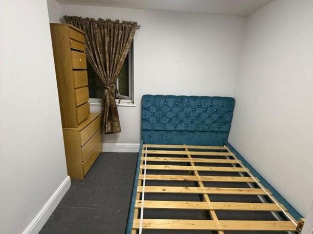 1 bedroom in a house share to rent
