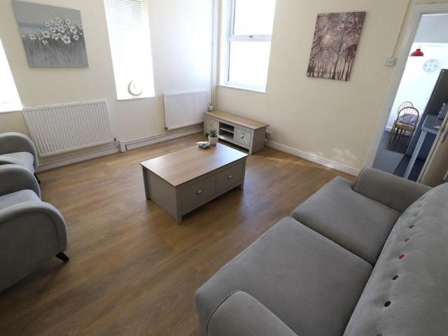 1 bedroom in a house share to rent