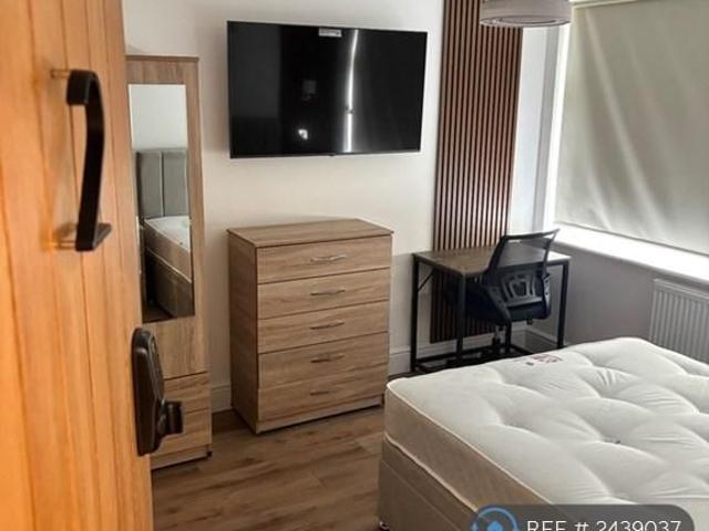 1 bedroom in a house share to rent