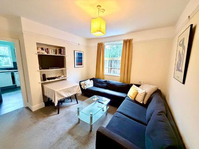 1 bedroom in a house share to rent