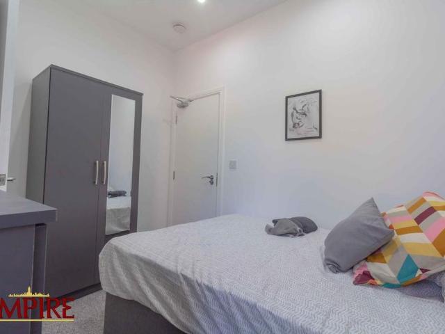 1 bedroom in a house share to rent