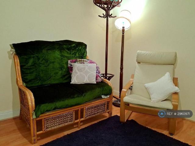 1 bedroom in a house share to rent