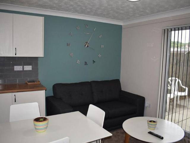 1 bedroom in a house share to rent