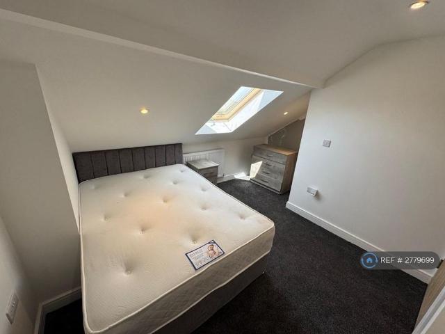 1 bedroom in a house share to rent