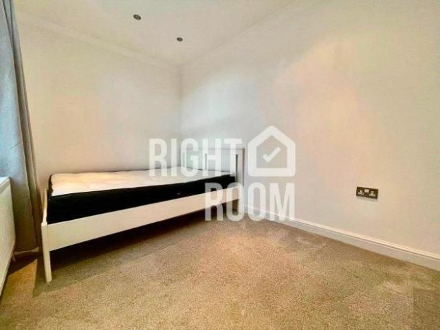 1 bedroom in a house share to rent