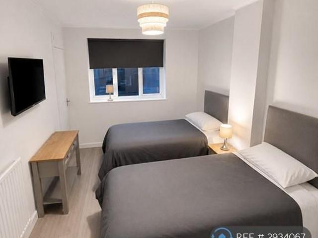 1 bedroom in a house share to rent