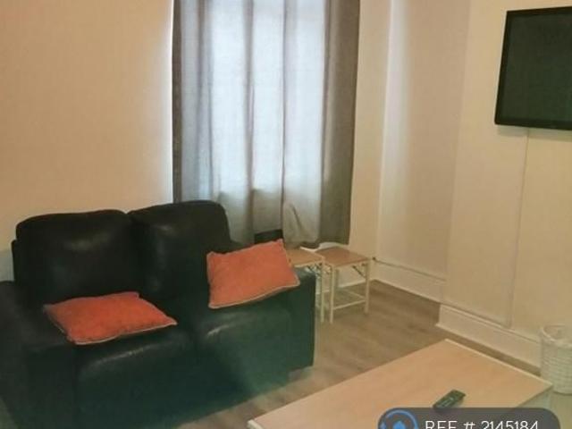 1 bedroom in a house share to rent