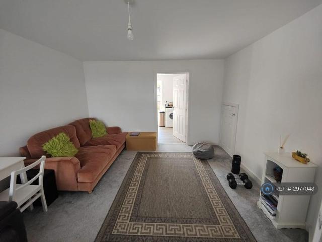 1 bedroom in a house share to rent
