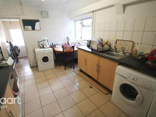 1 bedroom in a house share to rent