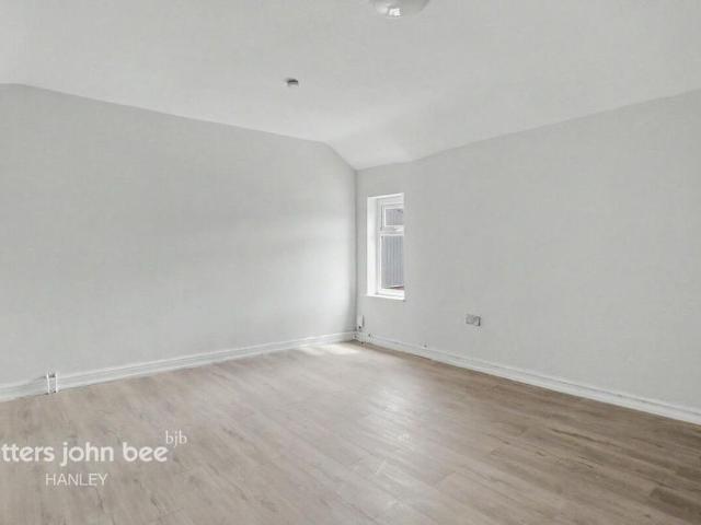 1 bedroom in a house share to rent