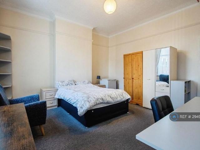 1 bedroom in a house share to rent