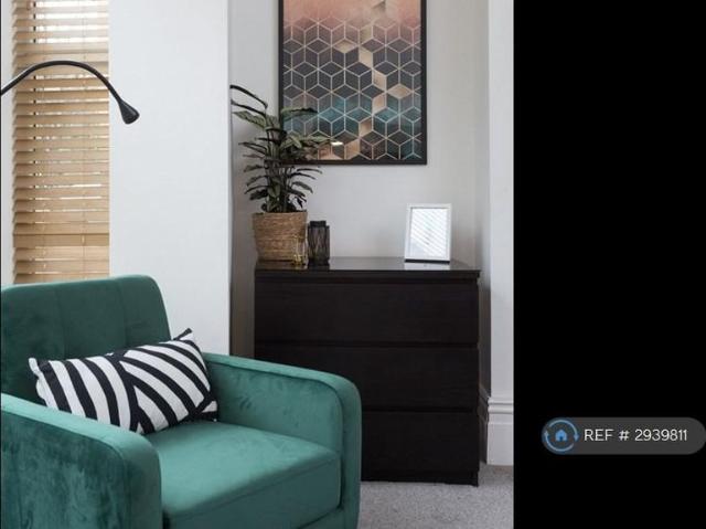 1 bedroom in a house share to rent