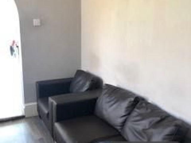 1 bedroom in a house share to rent