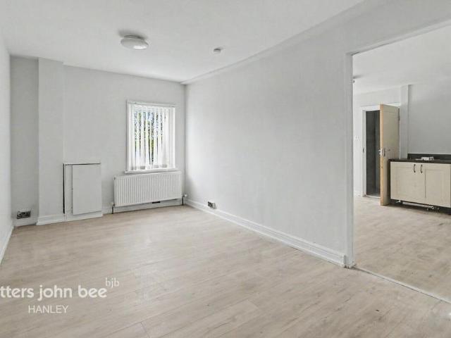 1 bedroom in a house share to rent