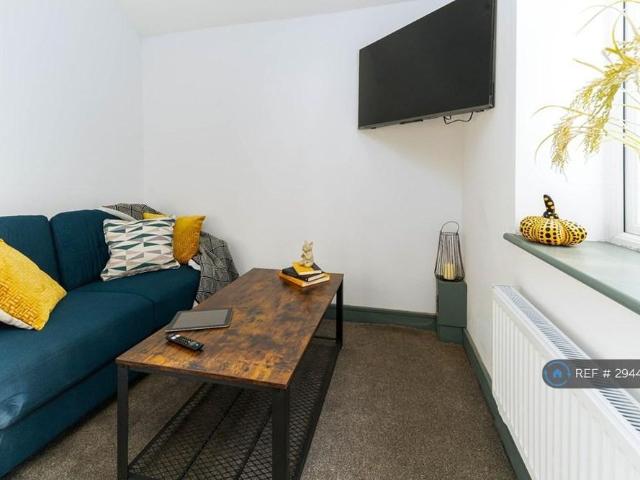 1 bedroom in a house share to rent