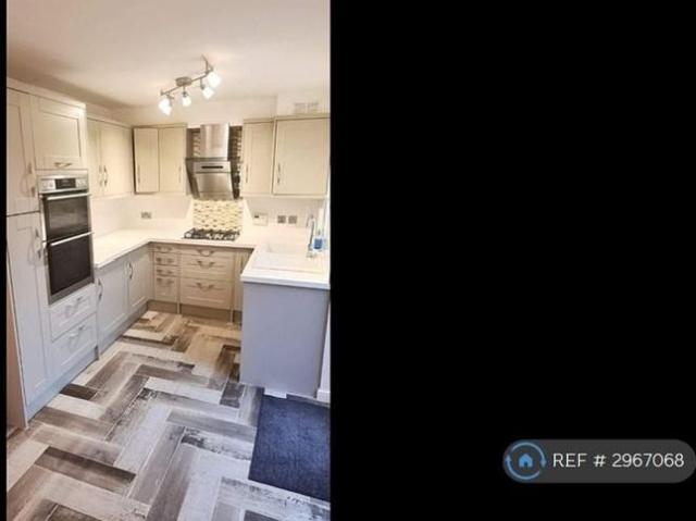 1 bedroom in a house share to rent
