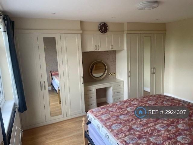 1 bedroom in a house share to rent