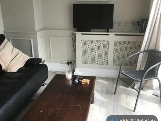 1 bedroom in a house share to rent