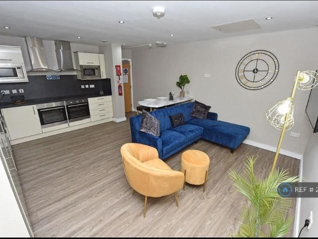 1 bedroom in a house share to rent