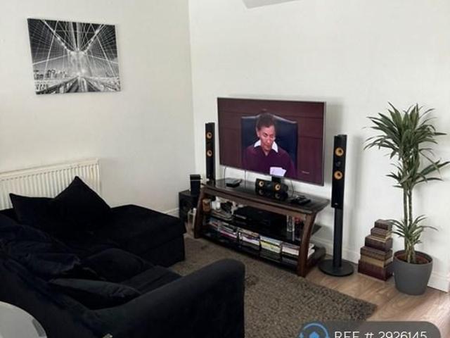 1 bedroom in a house share to rent