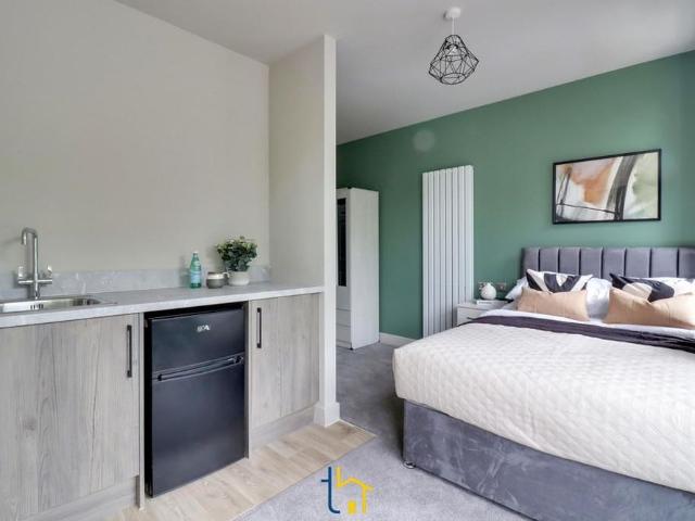 1 bedroom in a house share to rent