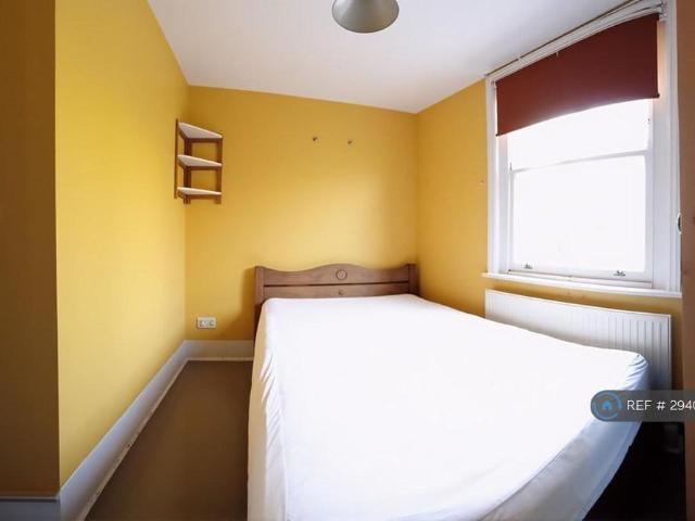 1 bedroom in a house share to rent