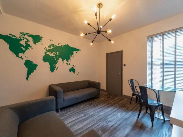 1 bedroom in a house share to rent
