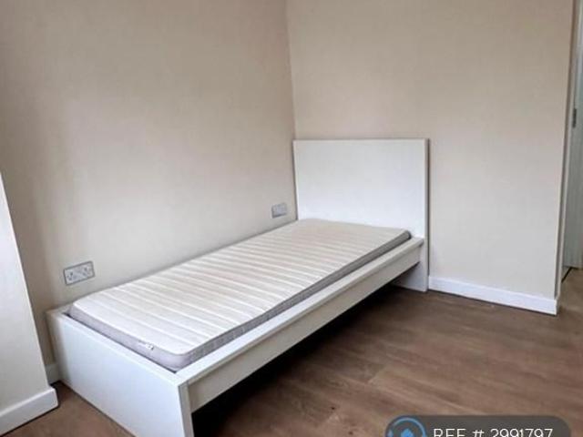 1 bedroom in a house share to rent