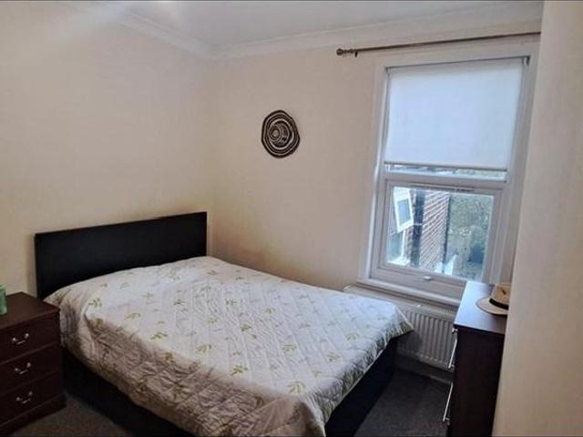 1 bedroom in a house share to rent