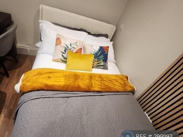 1 bedroom in a house share to rent