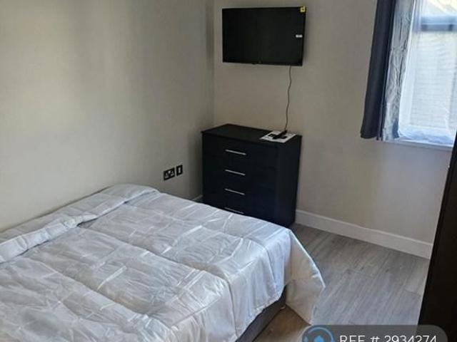 1 bedroom in a house share to rent