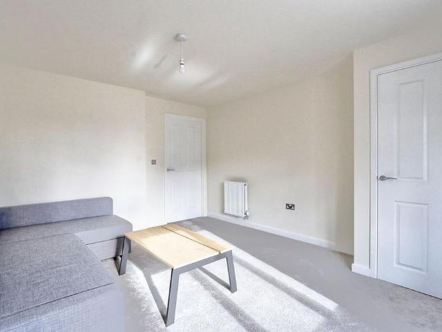 1 bedroom in a house share to rent