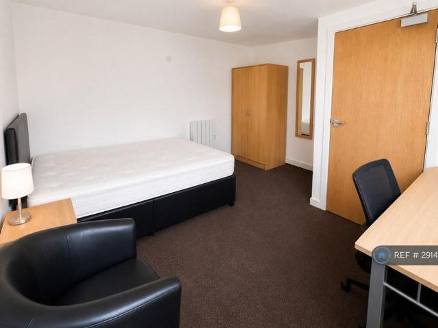 1 bedroom in a house share to rent