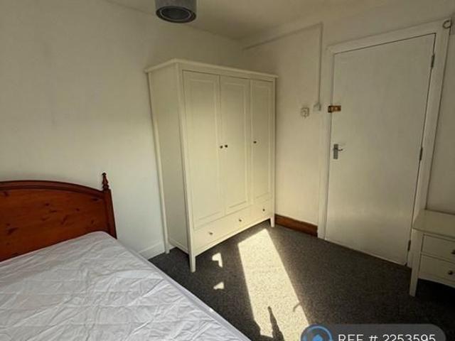 1 bedroom in a house share to rent