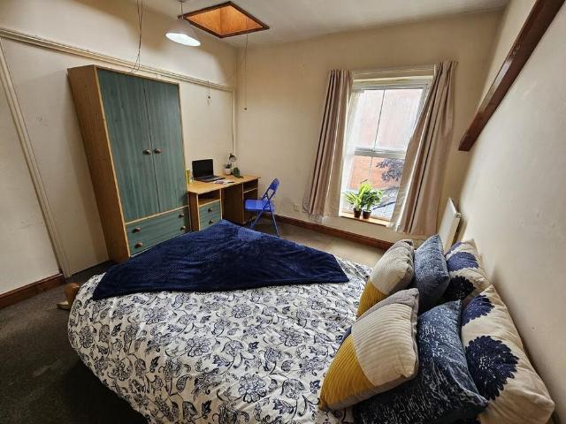 1 bedroom in a house share to rent