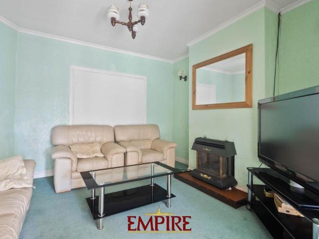 1 bedroom in a house share to rent