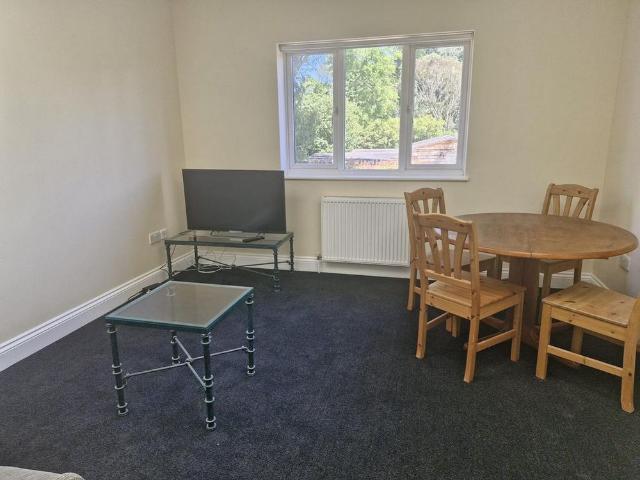 1 bedroom in a house share to rent