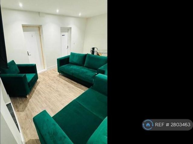 1 bedroom in a house share to rent