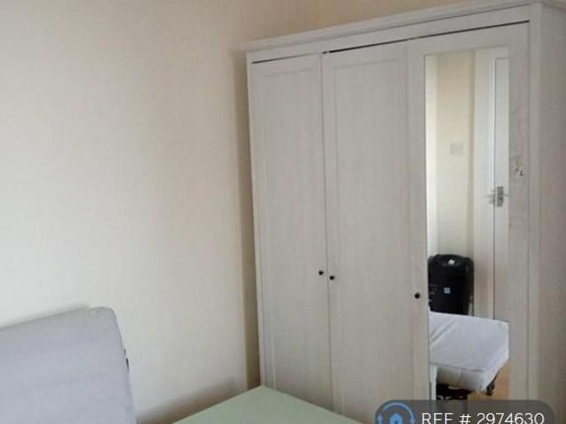 1 bedroom in a house share to rent