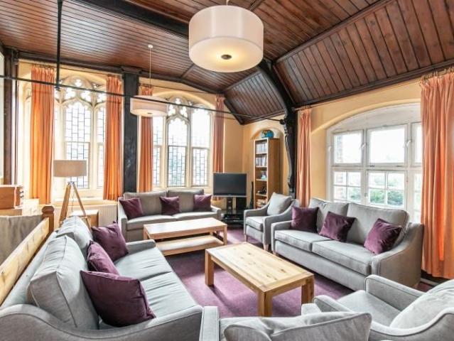 1 bedroom in a house share to rent