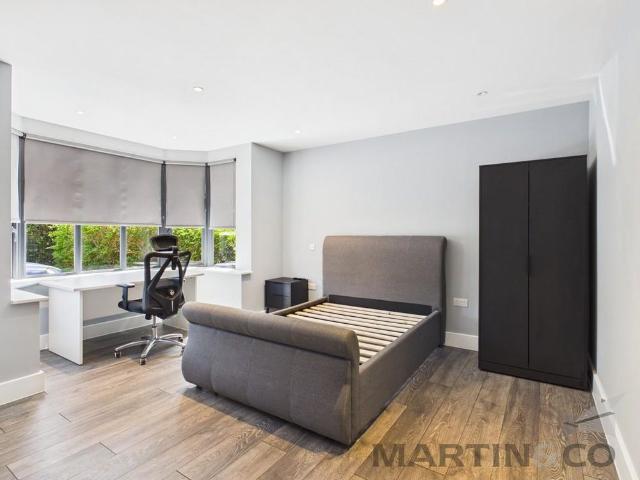 1 bedroom in a house share to rent